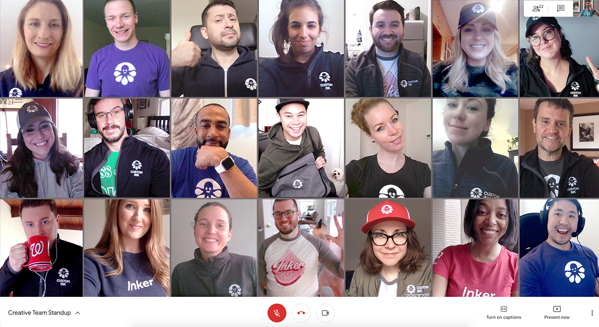 16 of the Best Remote Employee Gifts for Onboarding - Custom Ink